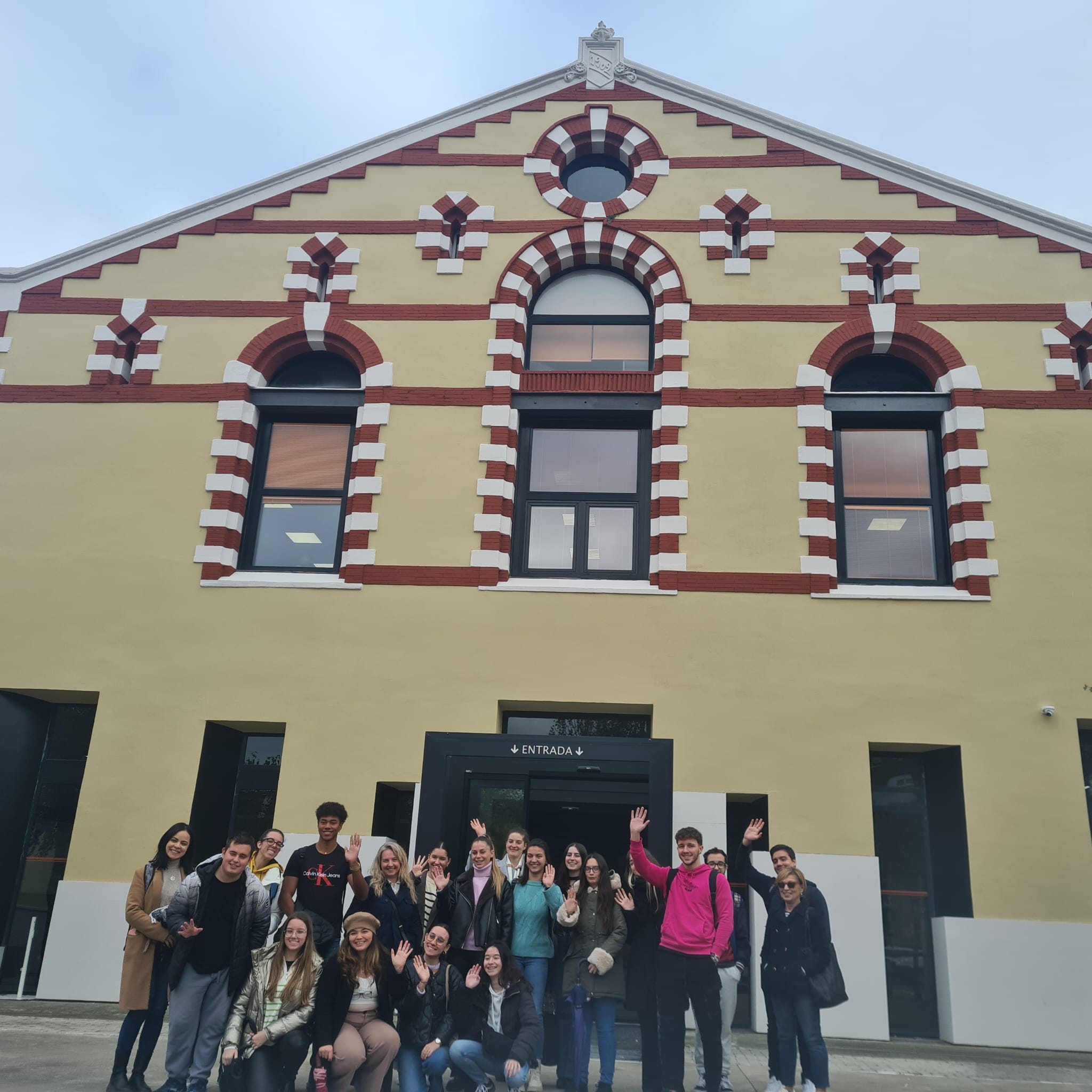 VISITA AL CENTRO DE EMPRESAS DE LA CURTIDORA - CIFP AVILES