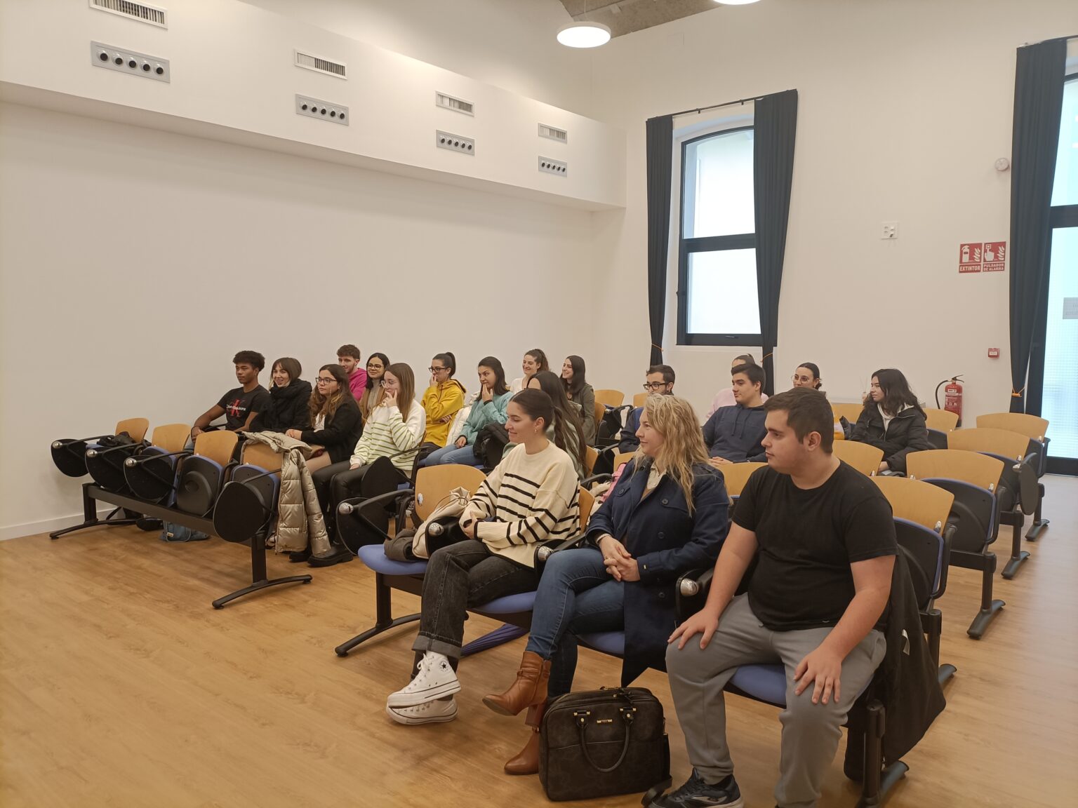 VISITA AL CENTRO DE EMPRESAS DE LA CURTIDORA - CIFP AVILES