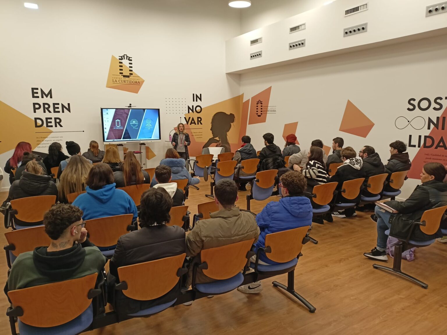 VISITA A LA CURTIDORA - CIFP AVILES