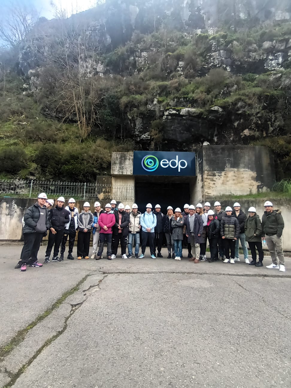 VISITA A LA CENTRAL ELÉCTRICA DE TANES - CIFP AVILES